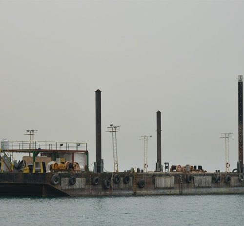 Jack-up Barges, Self-elevating Platforms, Lift boats & Spud pontoons ...