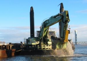 395 kW Backhoe Dredger - VL Maritime Services (Pty) Ltd
